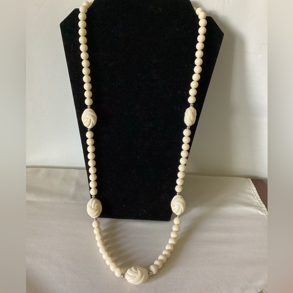 Jewelry | Massive Vintage Cream Plastic Necklace | Poshmark